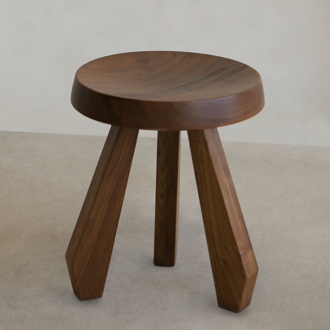 BENCHES + STOOLS – Neuemaison